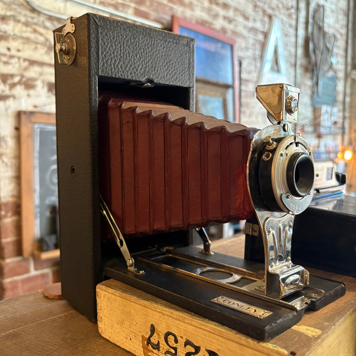 1920s Conley Red Bellows Folding Camera – Blackbird Vintage Finds